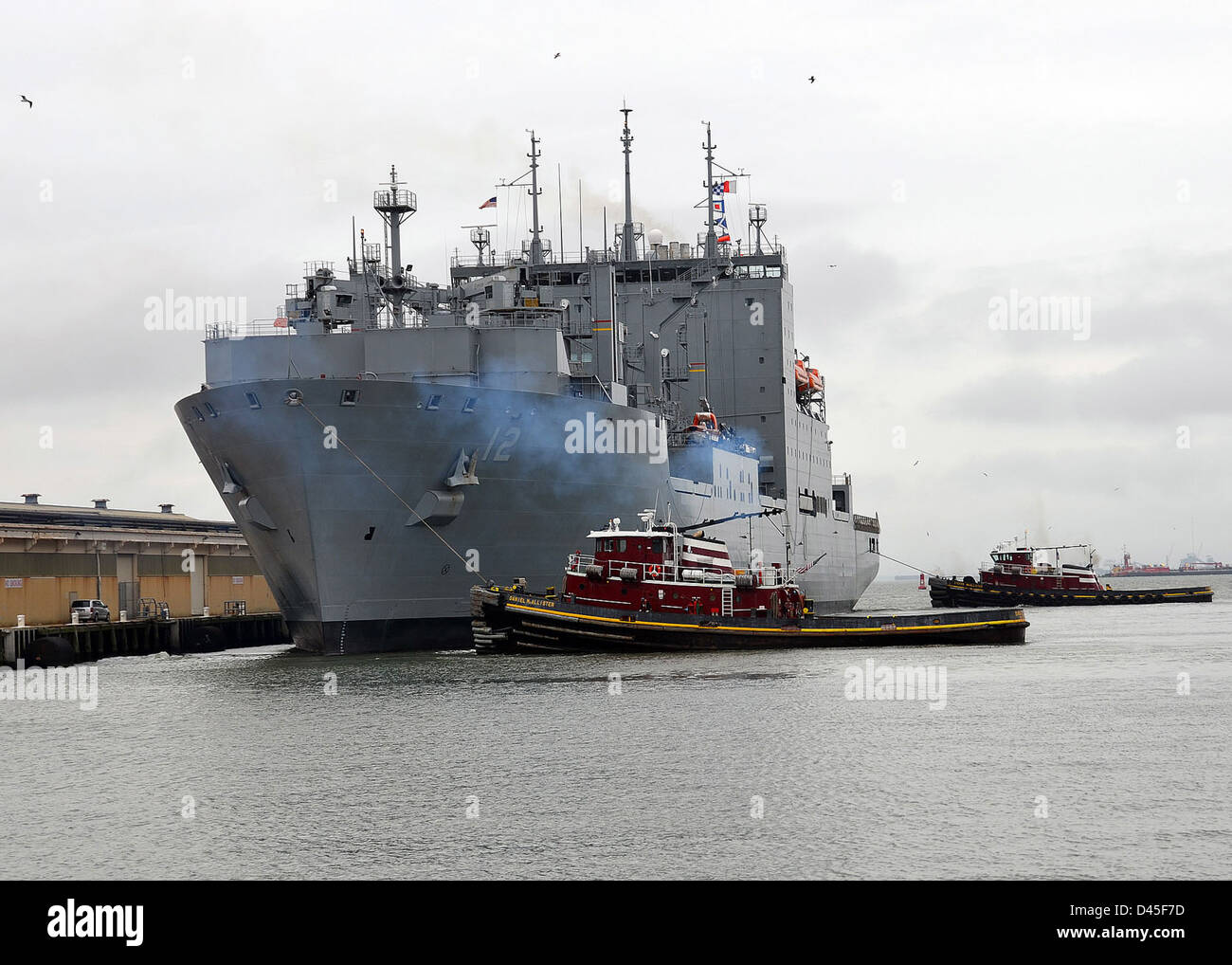 Usns william mcclean hi-res stock photography and images - Alamy