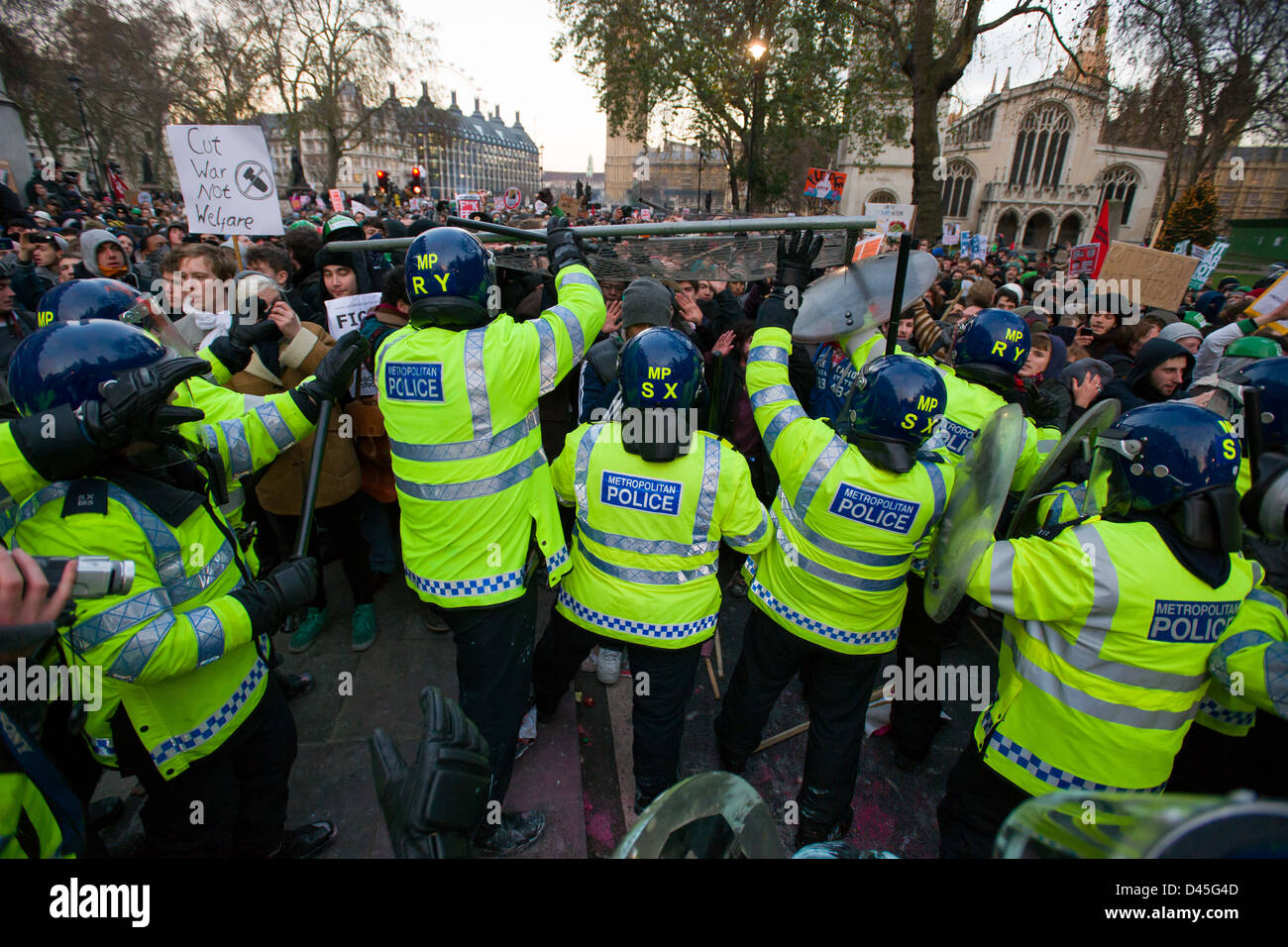 Police officer building exterior on duty standing hi-res stock ...