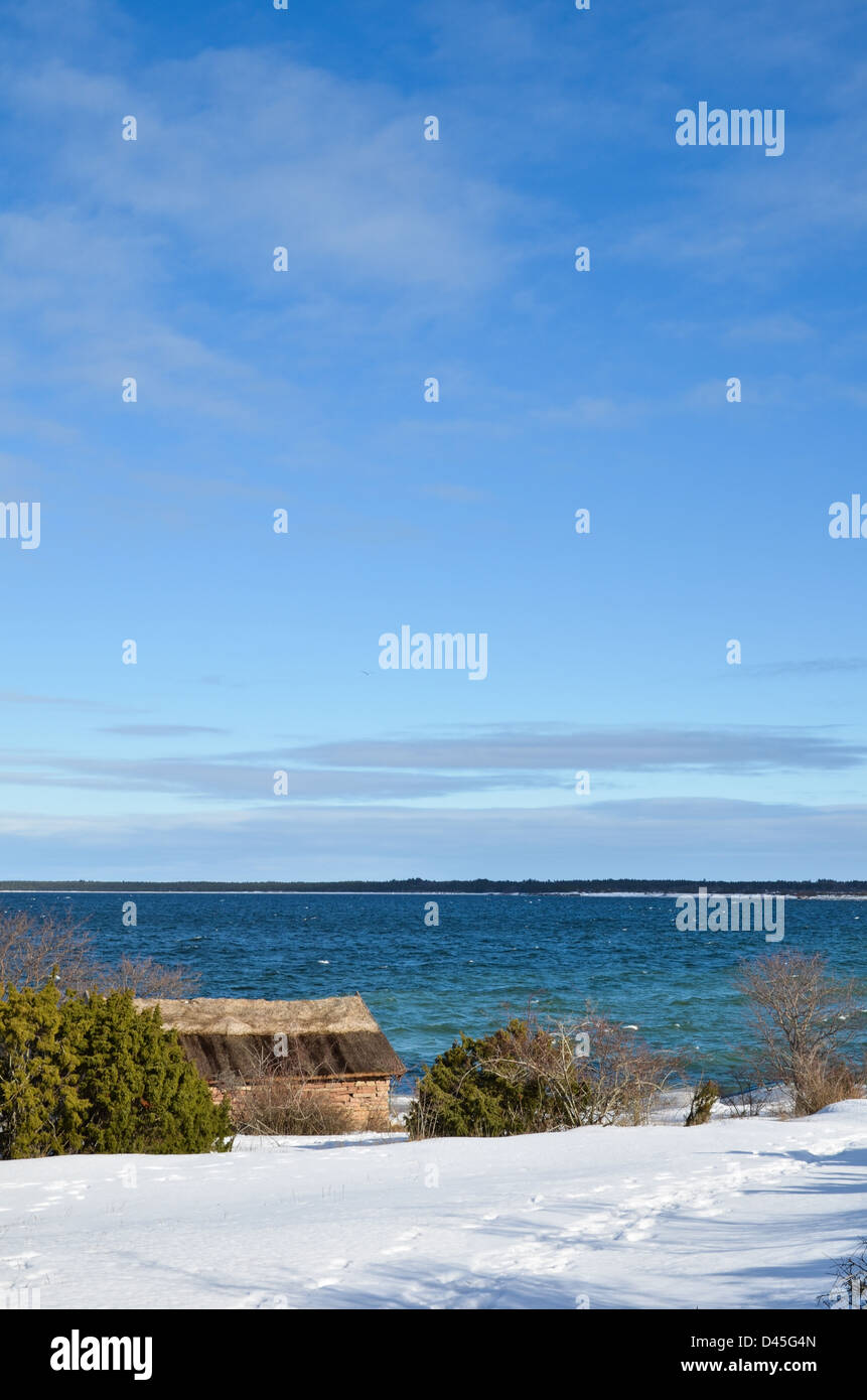 Water sea vertical hi-res stock photography and images - Alamy