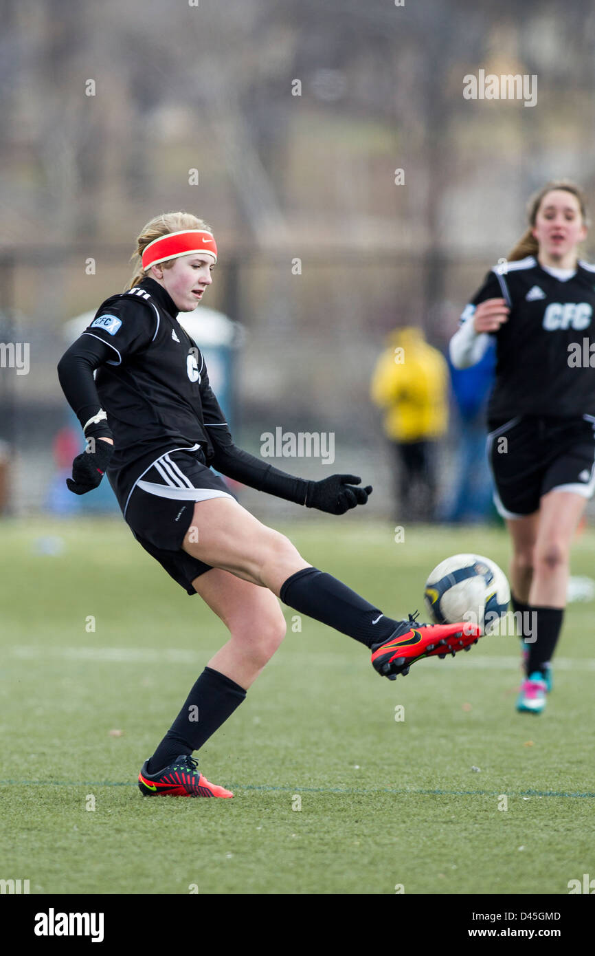 Team kicking action hi-res stock photography and images - Alamy