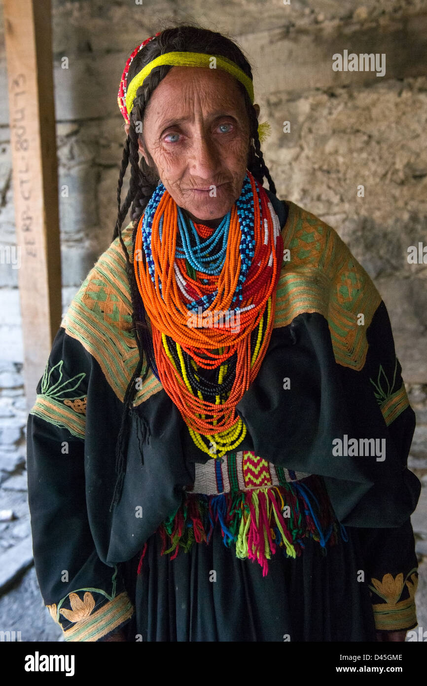 Elder Kalash woman with blue eyes at Krakl Village, Bumburet Valley ...
