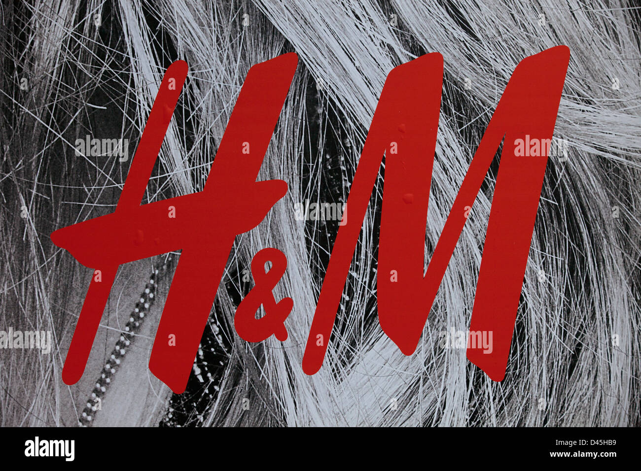 H&m logo shop hi-res stock photography and images - Alamy
