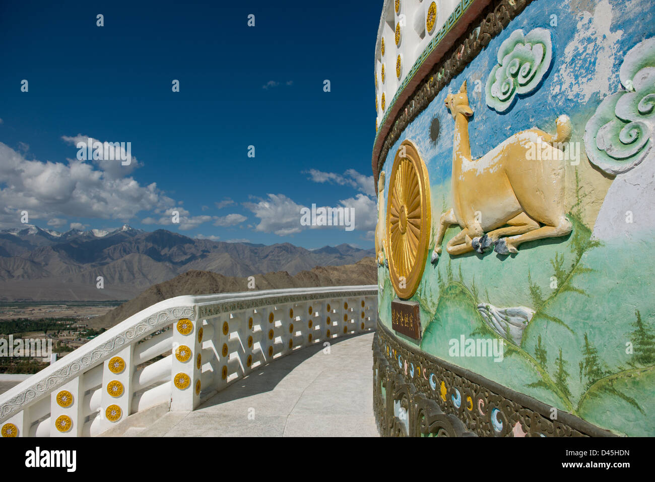 Wheel of dharma hi-res stock photography and images - Alamy