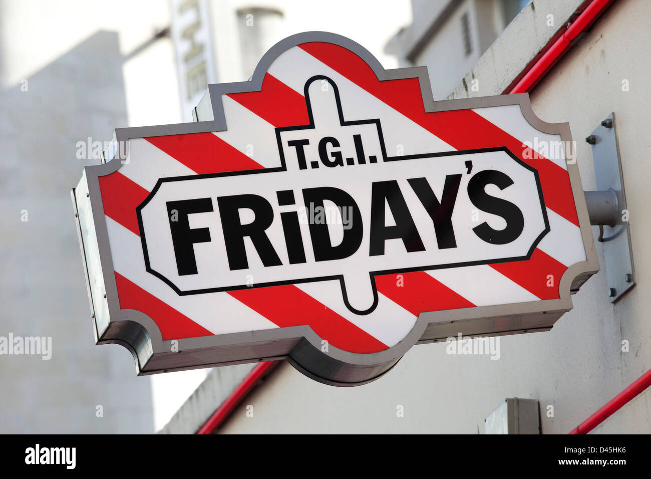 Tgi fridays hi-res stock photography and images - Alamy