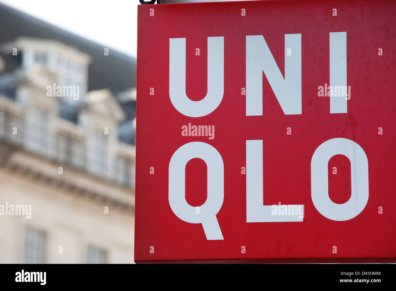 Uniqlo sign logo hi-res stock photography and images - Alamy