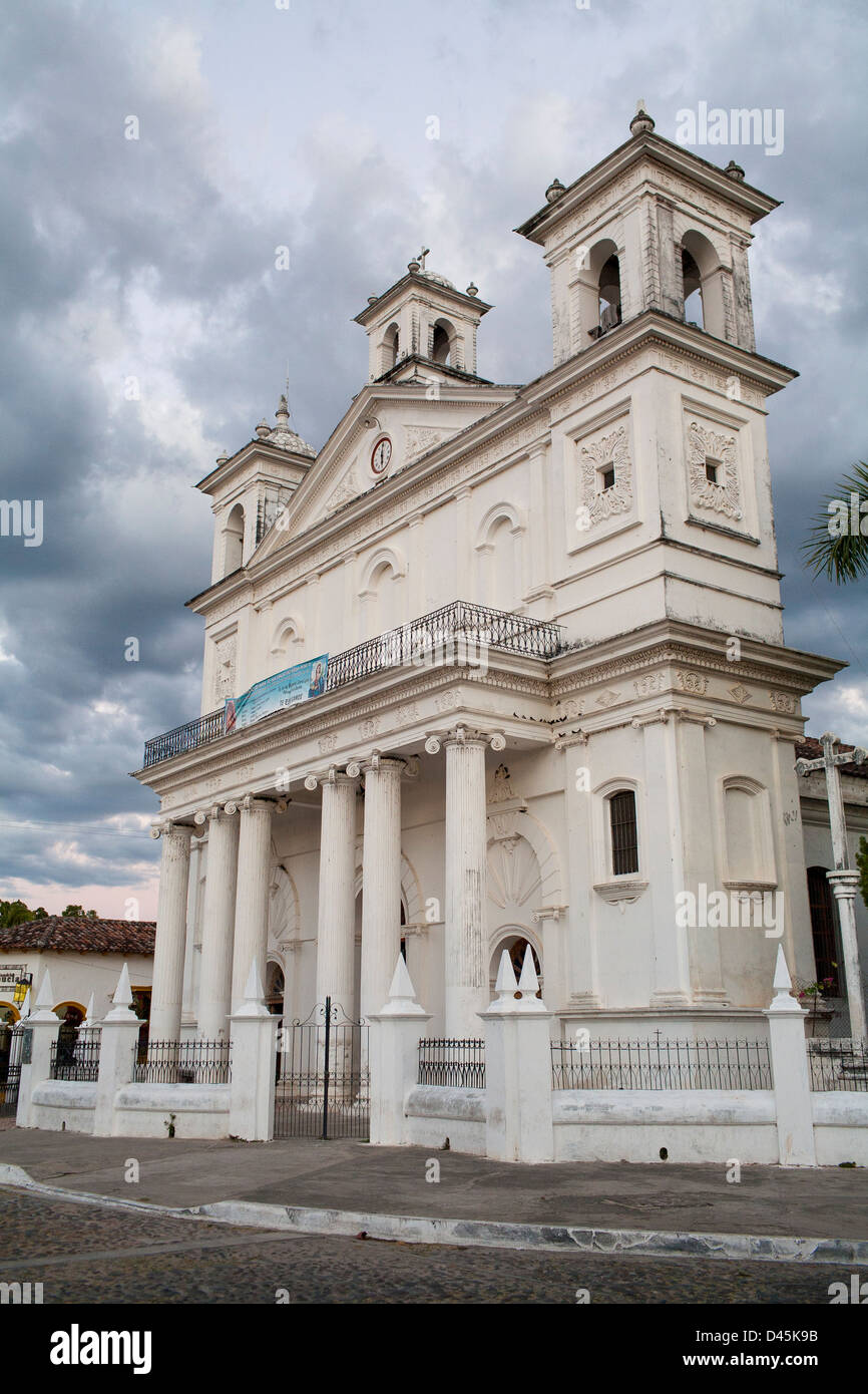 The main cathedrals facade in the colonial town of Suchitoto in El ...