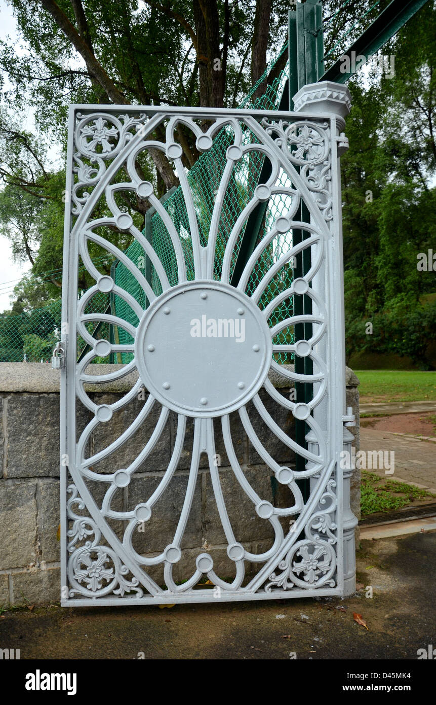 Circular motif trees hi-res stock photography and images - Alamy