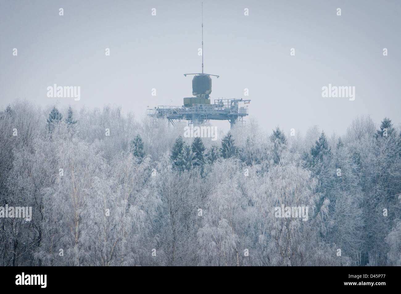 Military radar of the anti-aircraft system Stock Photo - Alamy