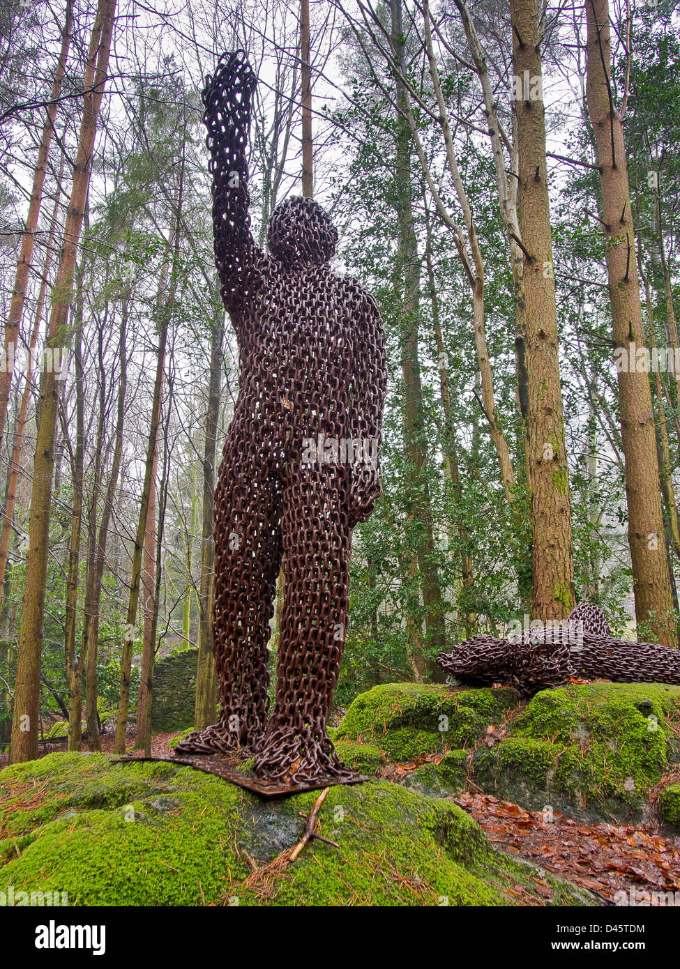 Chain statue hi-res stock photography and images - Alamy