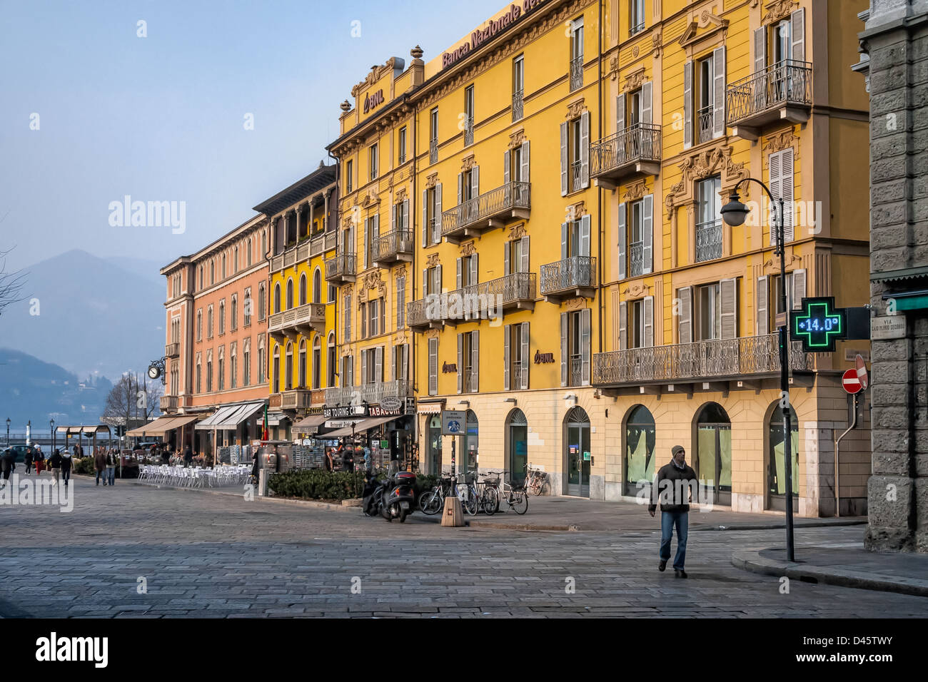 Main square in Como Stock Photo - Alamy