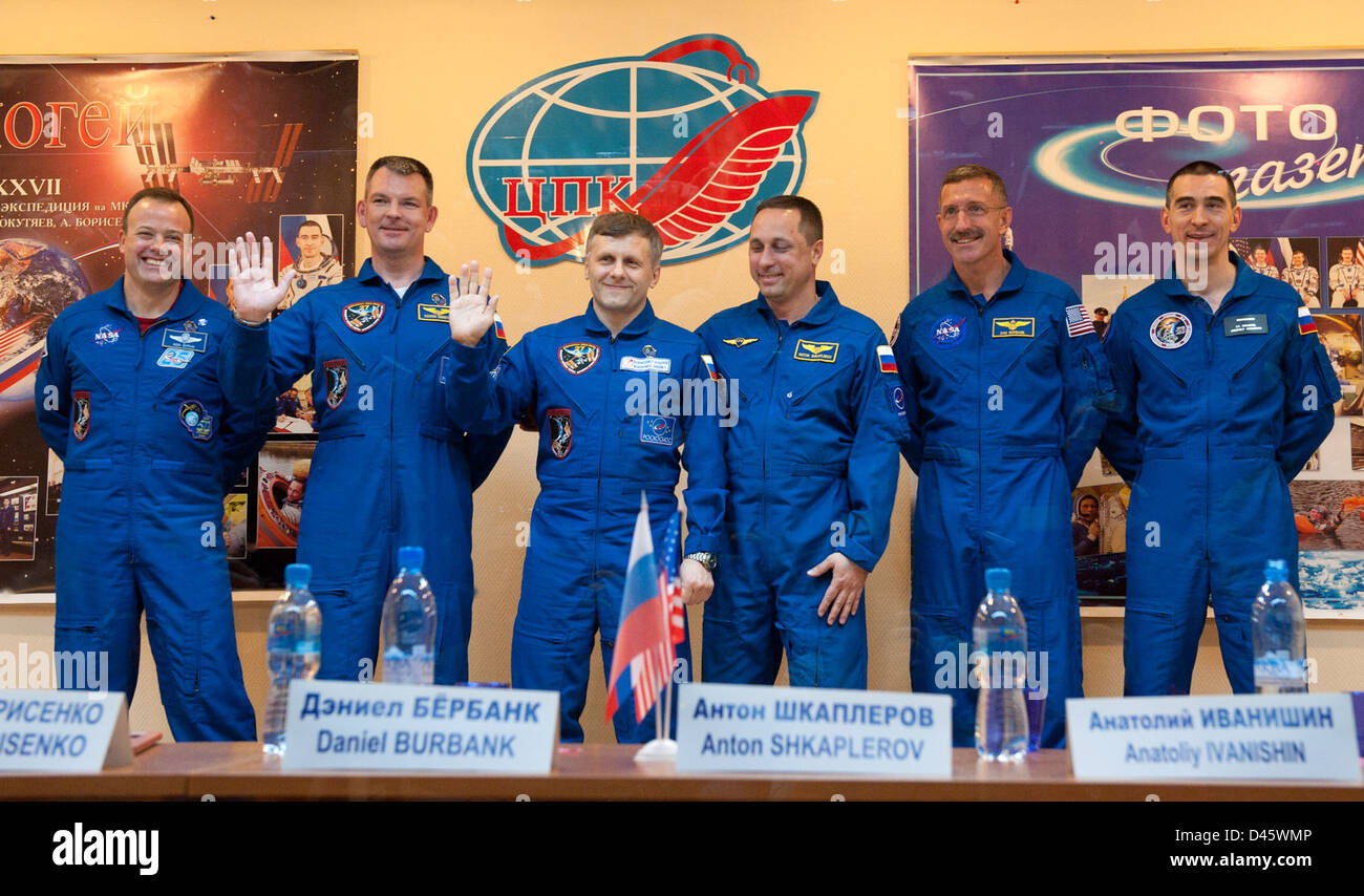 The Expedition 27 crew, including cosmonauts Alexander Samokutyaev ...