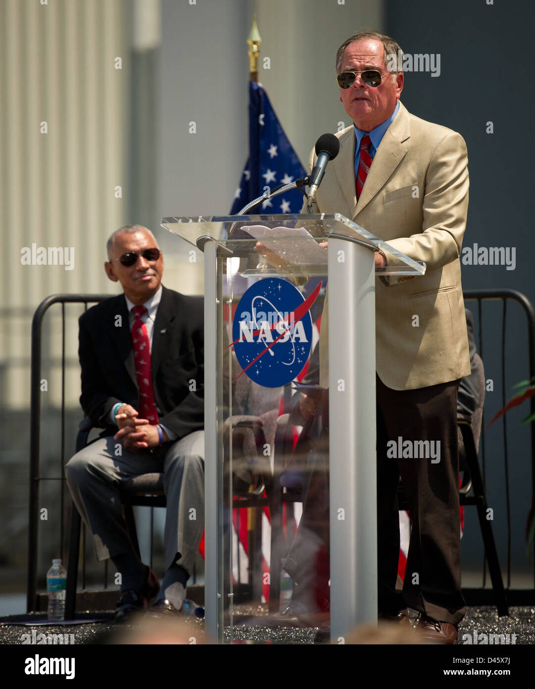 NASA announces the placement of a Space Shuttle at the Kennedy Space ...