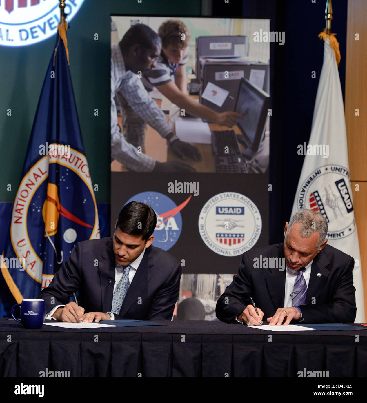 NASA USAID Memorandum of Understanding (201104250002HQ Stock Photo - Alamy