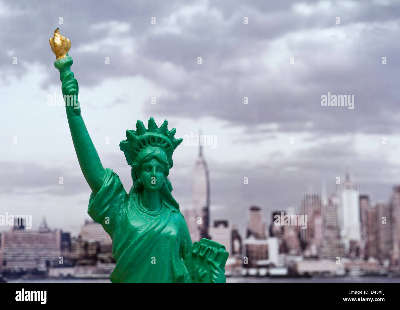Plastic statue of liberty hi-res stock photography and images - Alamy