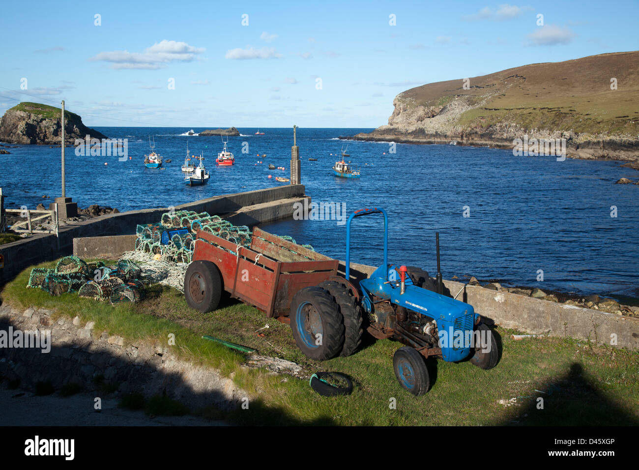 Irish Tractor Tractors Ireland Stock Photos & Irish Tractor Tractors ...
