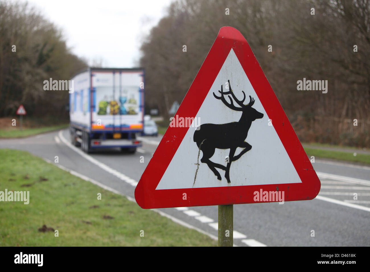 Deer warning hi-res stock photography and images - Alamy
