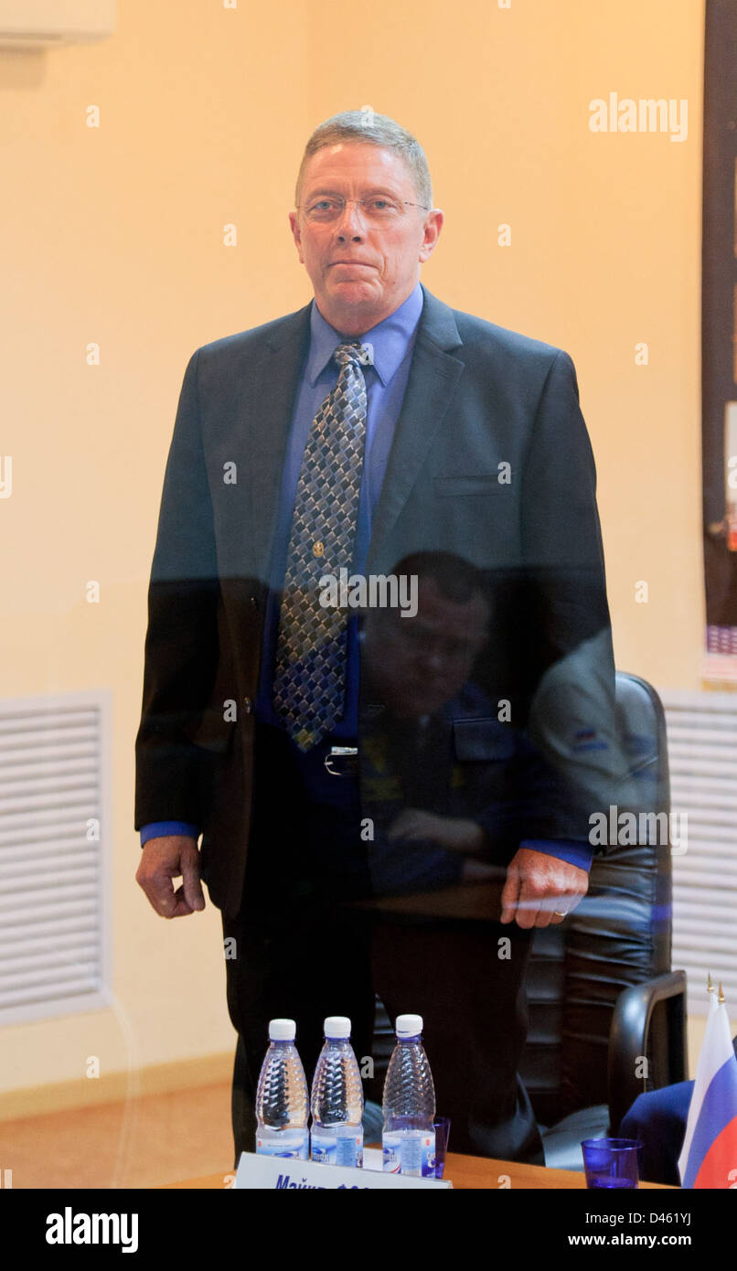 Expedition 28 crew members including NASA’s Mike Fossum and cosmonauts ...