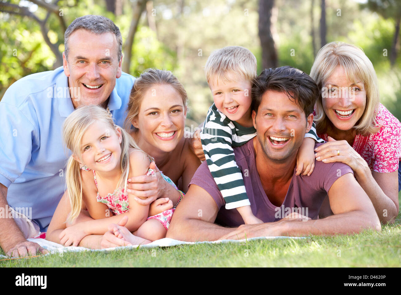 Group park hi-res stock photography and images - Alamy