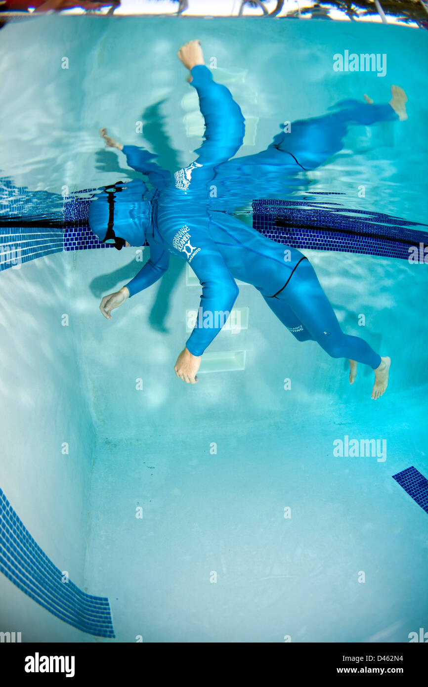 Underwater stretch hi-res stock photography and images - Alamy