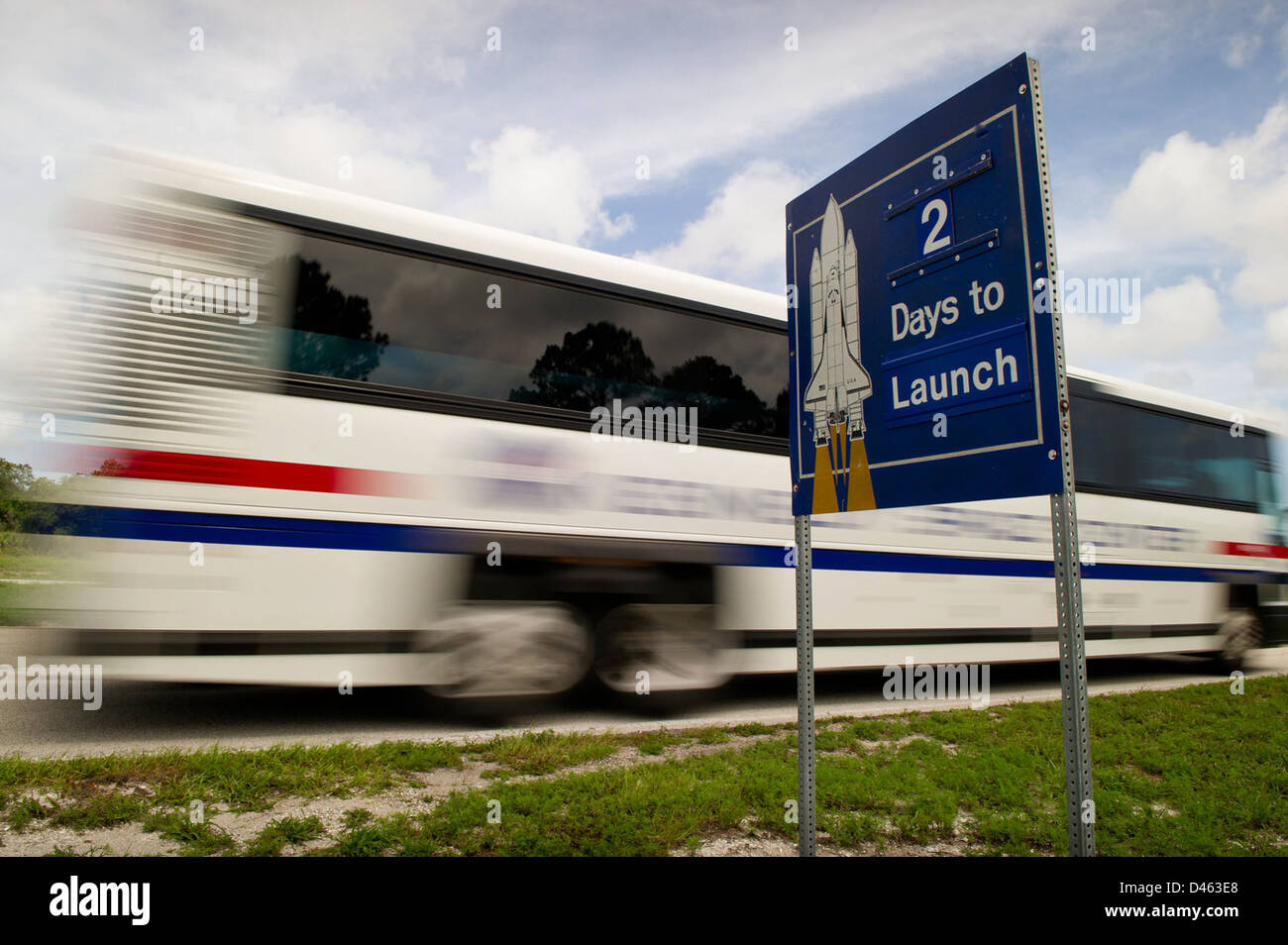 Bus countdown hi-res stock photography and images - Alamy