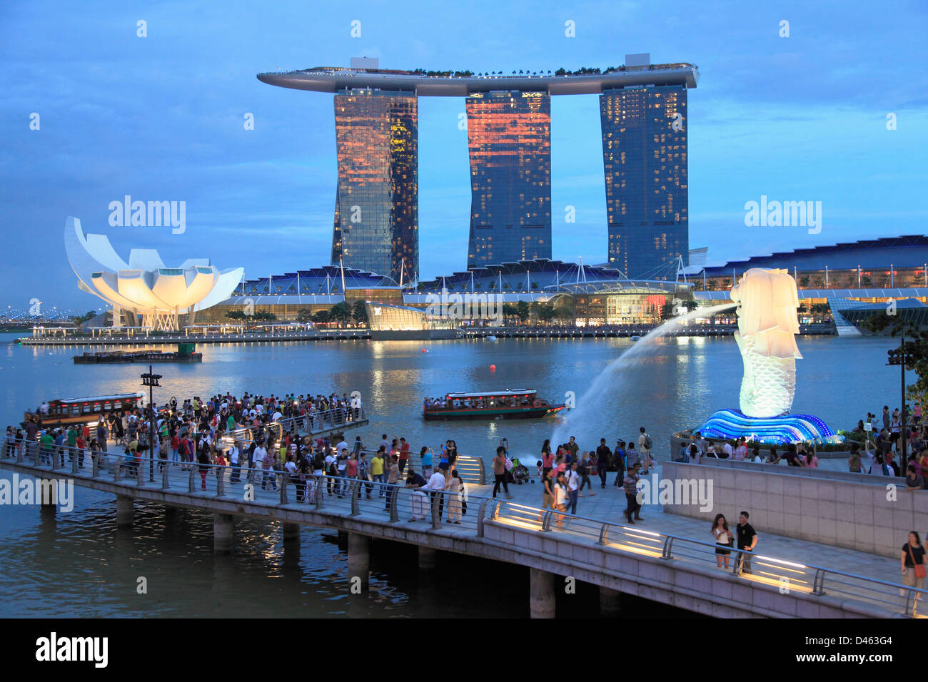 Singapore, Marina Bay Sands Resort, Merlion Park, people Stock Photo ...