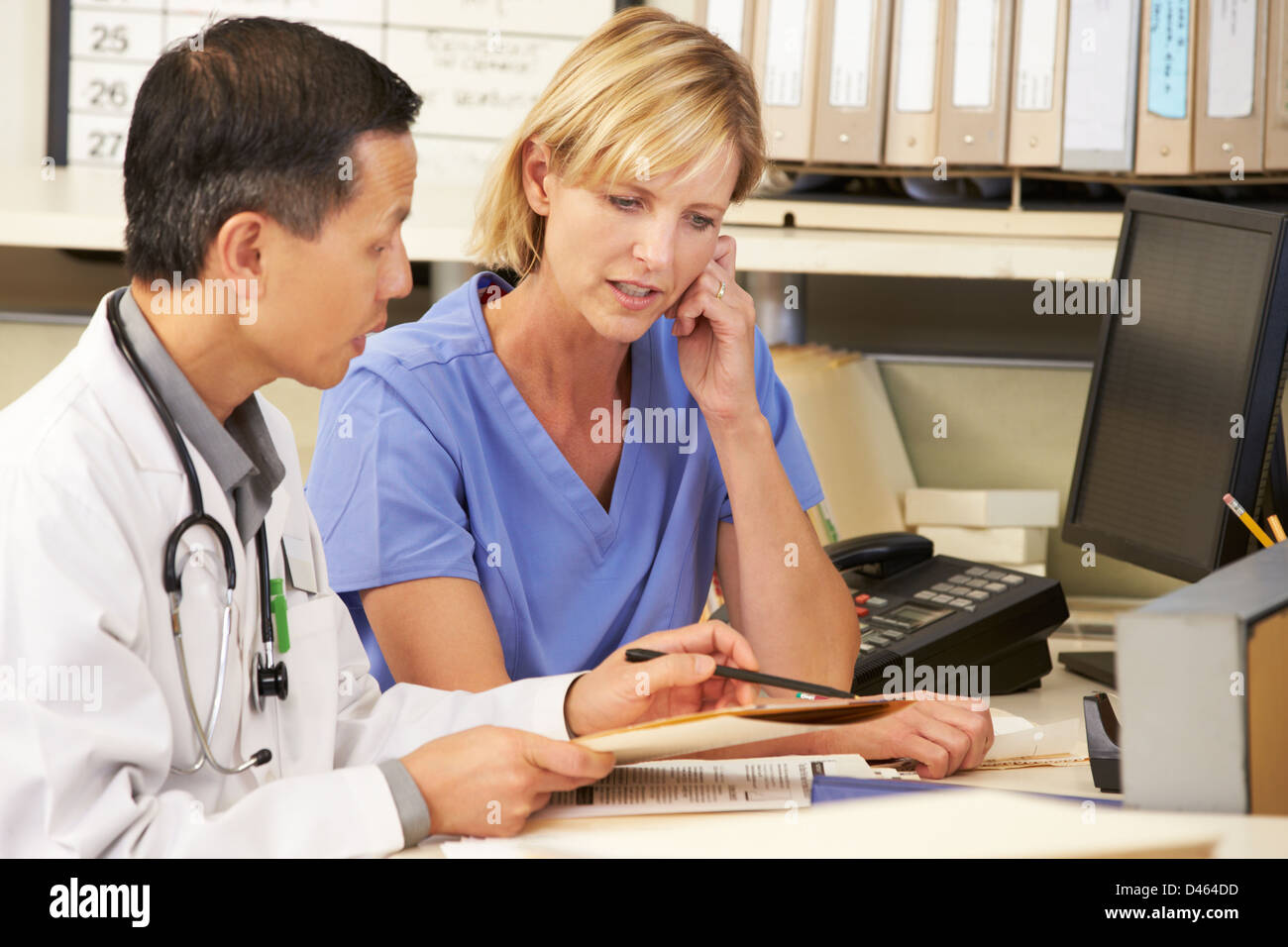 Hospital nurse hi-res stock photography and images - Alamy