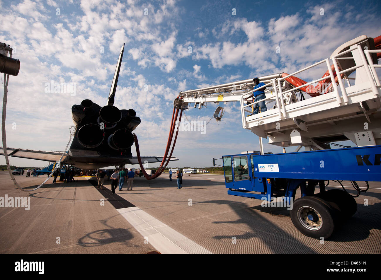 Space Shuttle Atlantis lands on the Shuttle Landing Facility at Cape ...