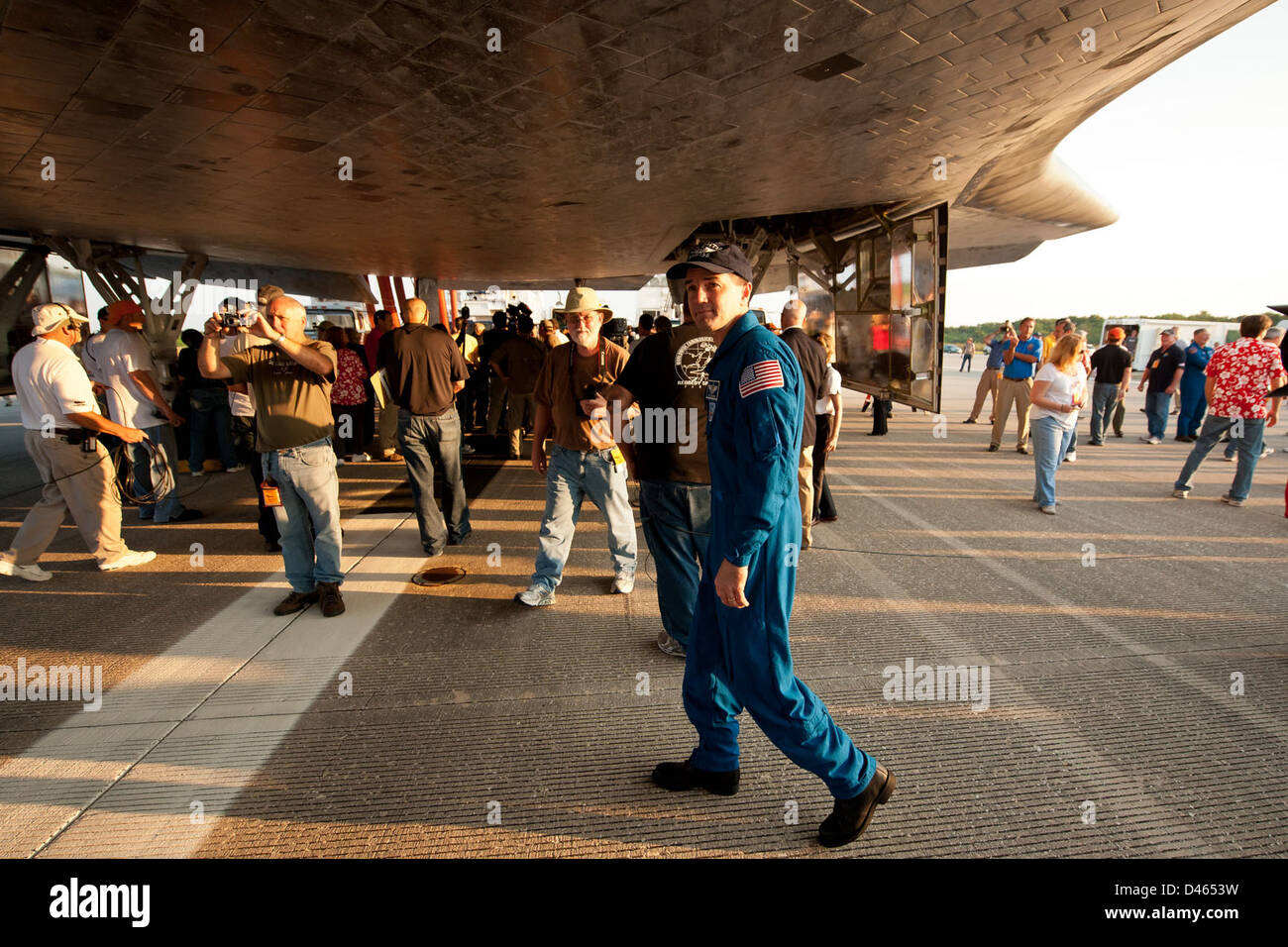 The Space Shuttle Atlantis successfully lands at Kennedy Space Center's ...