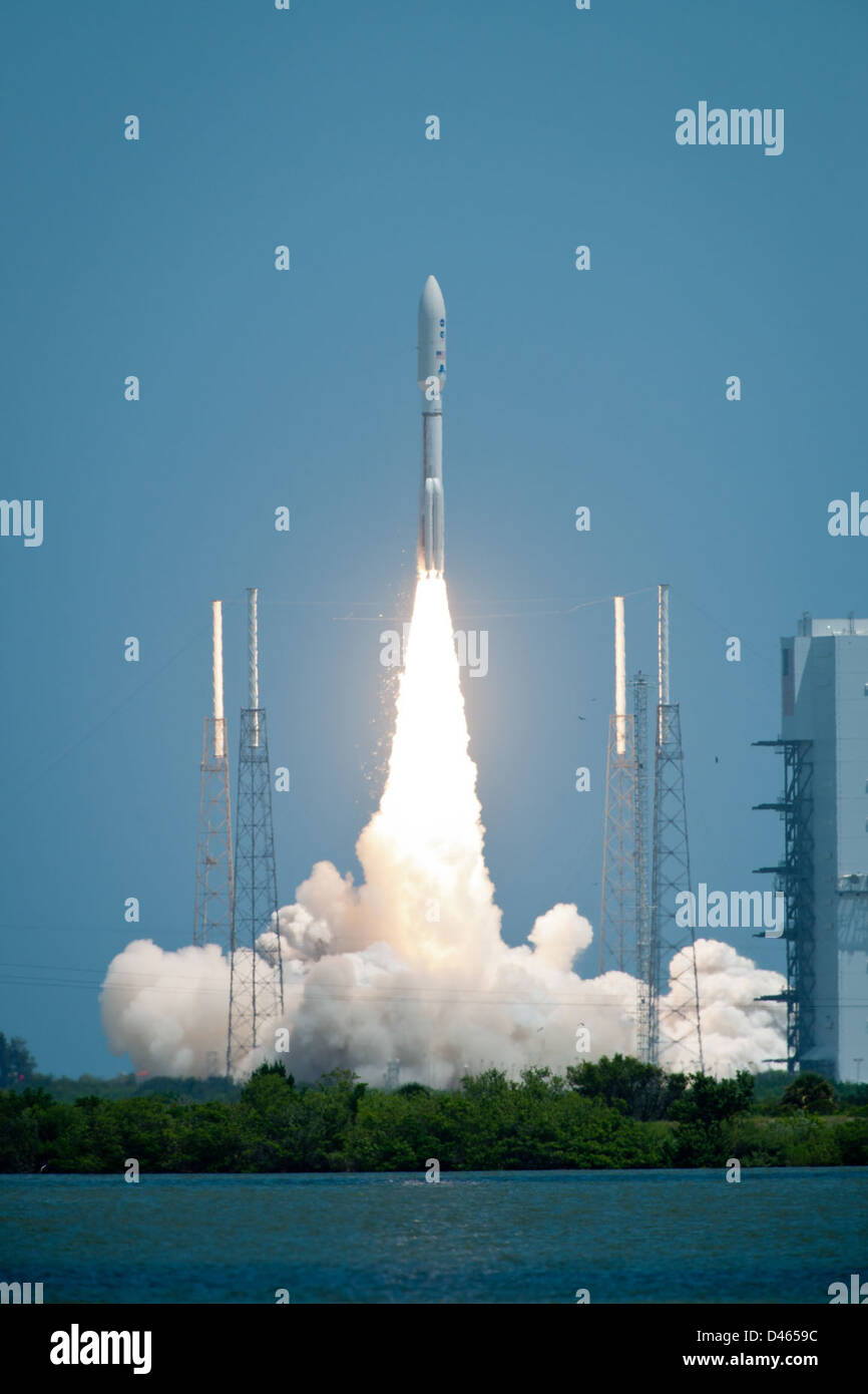 Launch of the juno spacecraft hi-res stock photography and images - Alamy