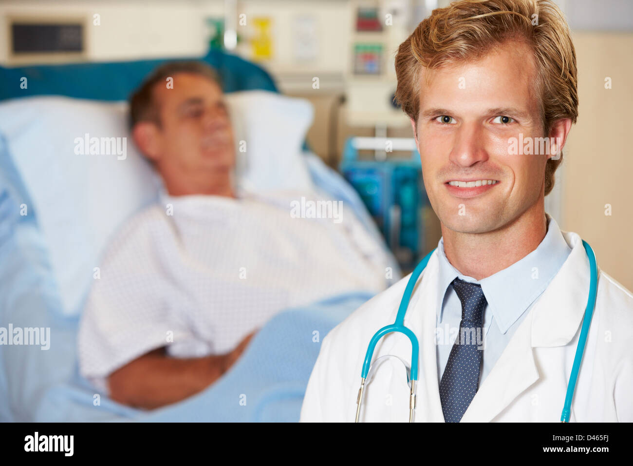 Doctor patient hospital hi-res stock photography and images - Alamy