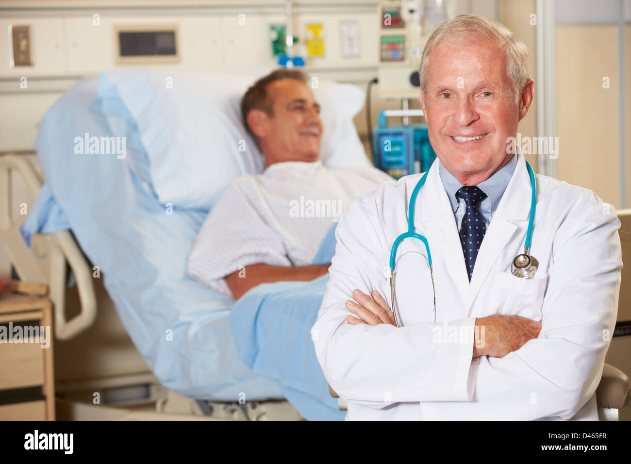 Doctor and patient hi-res stock photography and images - Alamy