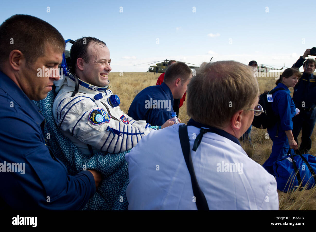 Expedition 28, including NASA astronaut Ron Garan, lands in Kazakhstan ...