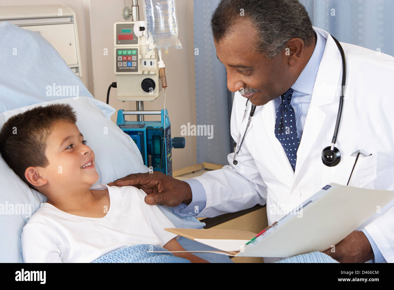 Doctor children’s ward hospital hi-res stock photography and images - Alamy