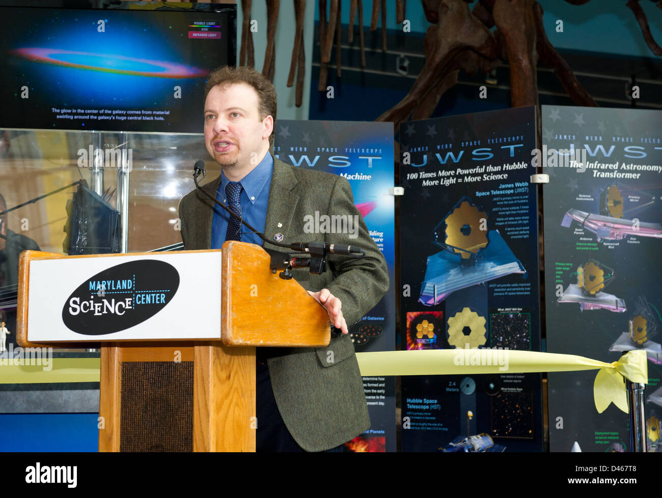 The James Webb Space Telescope (JWST), set to replace the Hubble Space ...