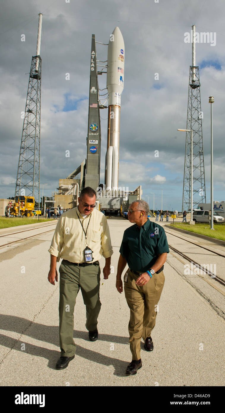 The Mars Science Laboratory, carrying the Curiosity rover, rolls out ...