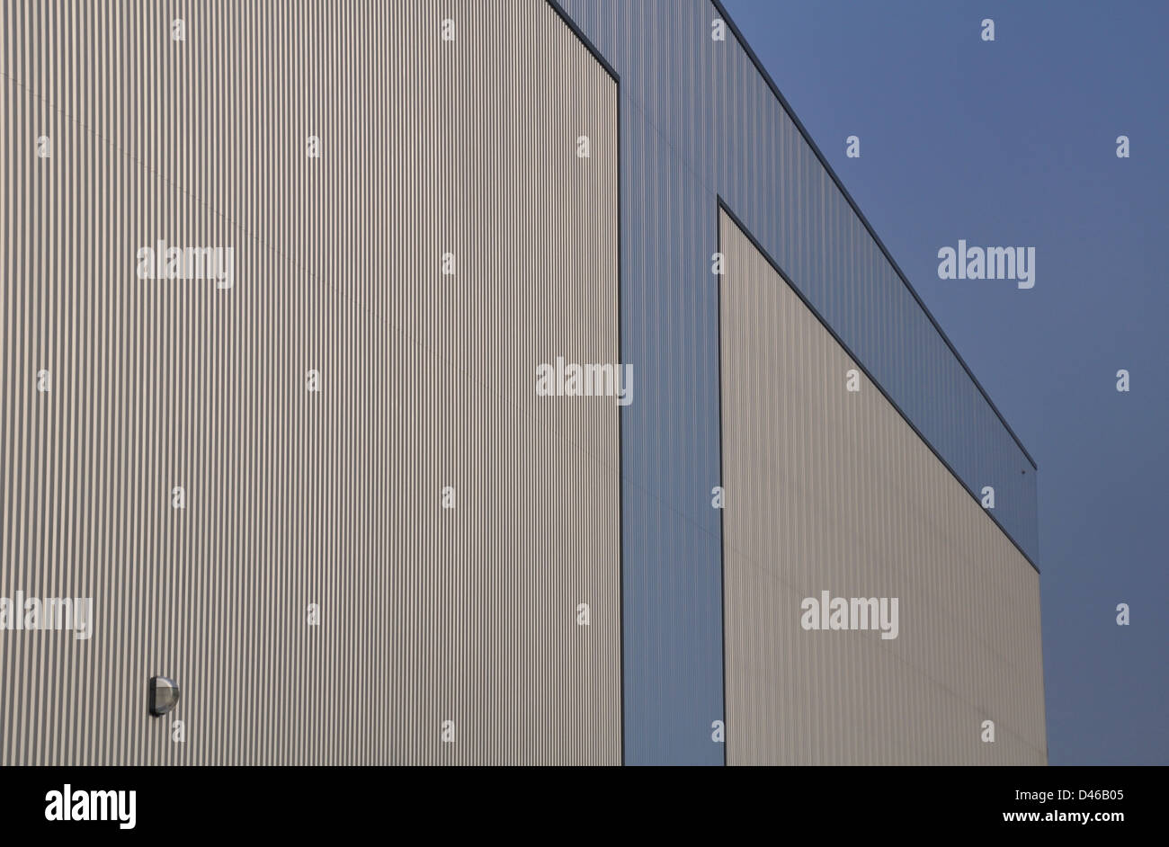 Aluminium cladding hi-res stock photography and images - Alamy