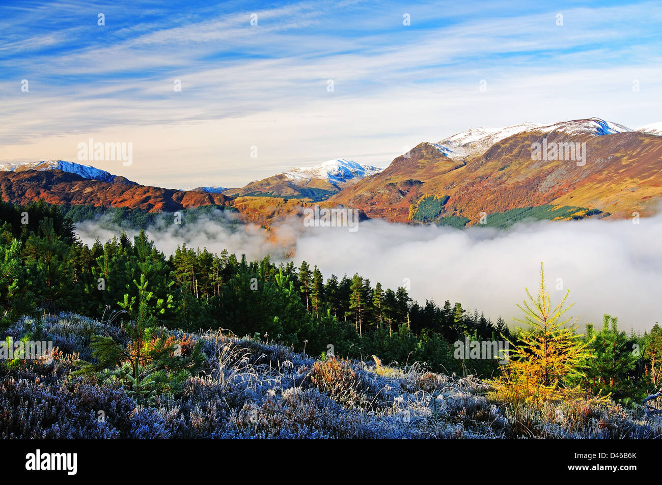Morning mist in the Tay valley, Perth and Kinross, Tayside, Scotland ...