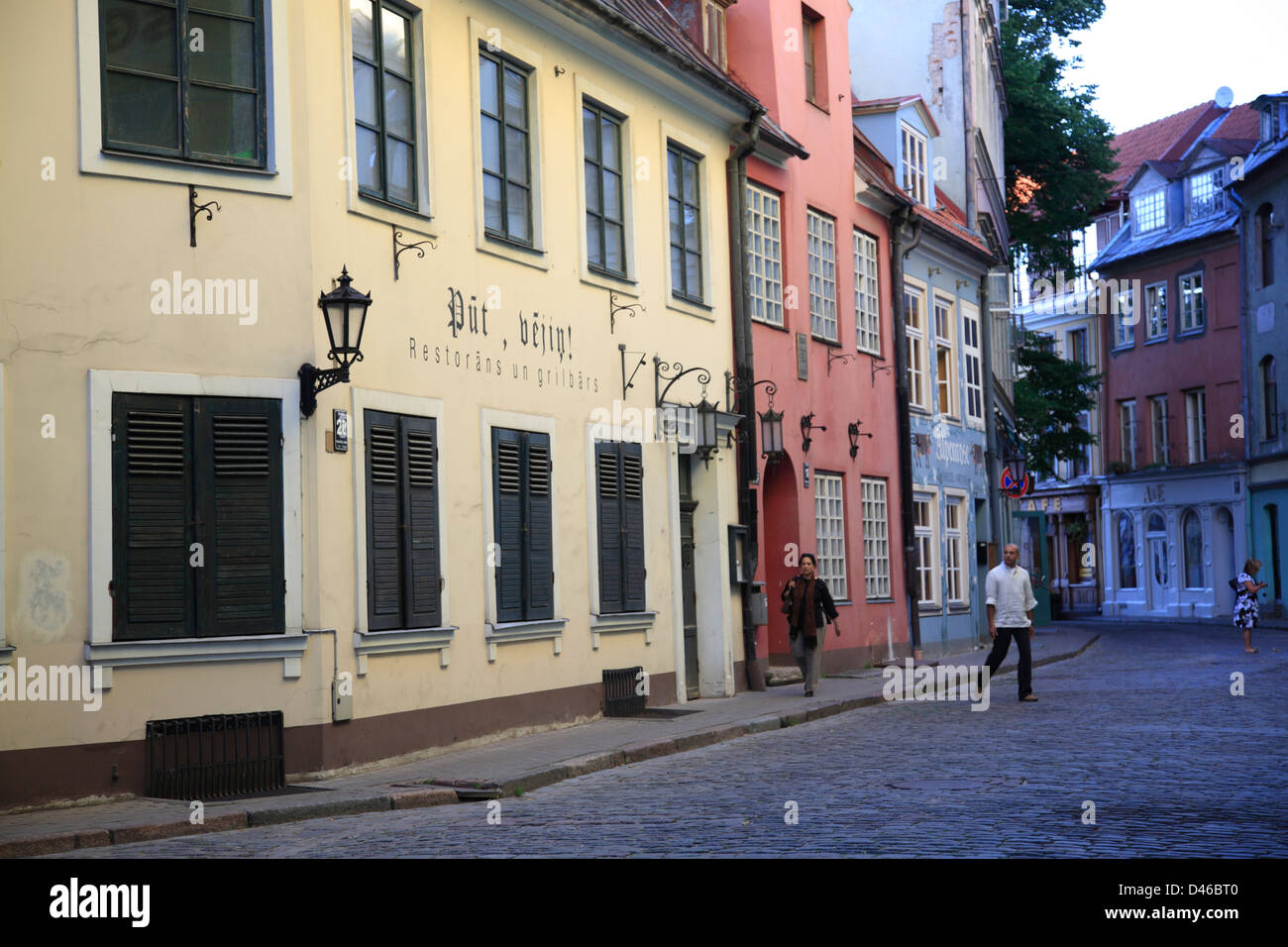 Smal street near Dome Cathedrale, Old Town of Riga, Latvia Stock Photo ...