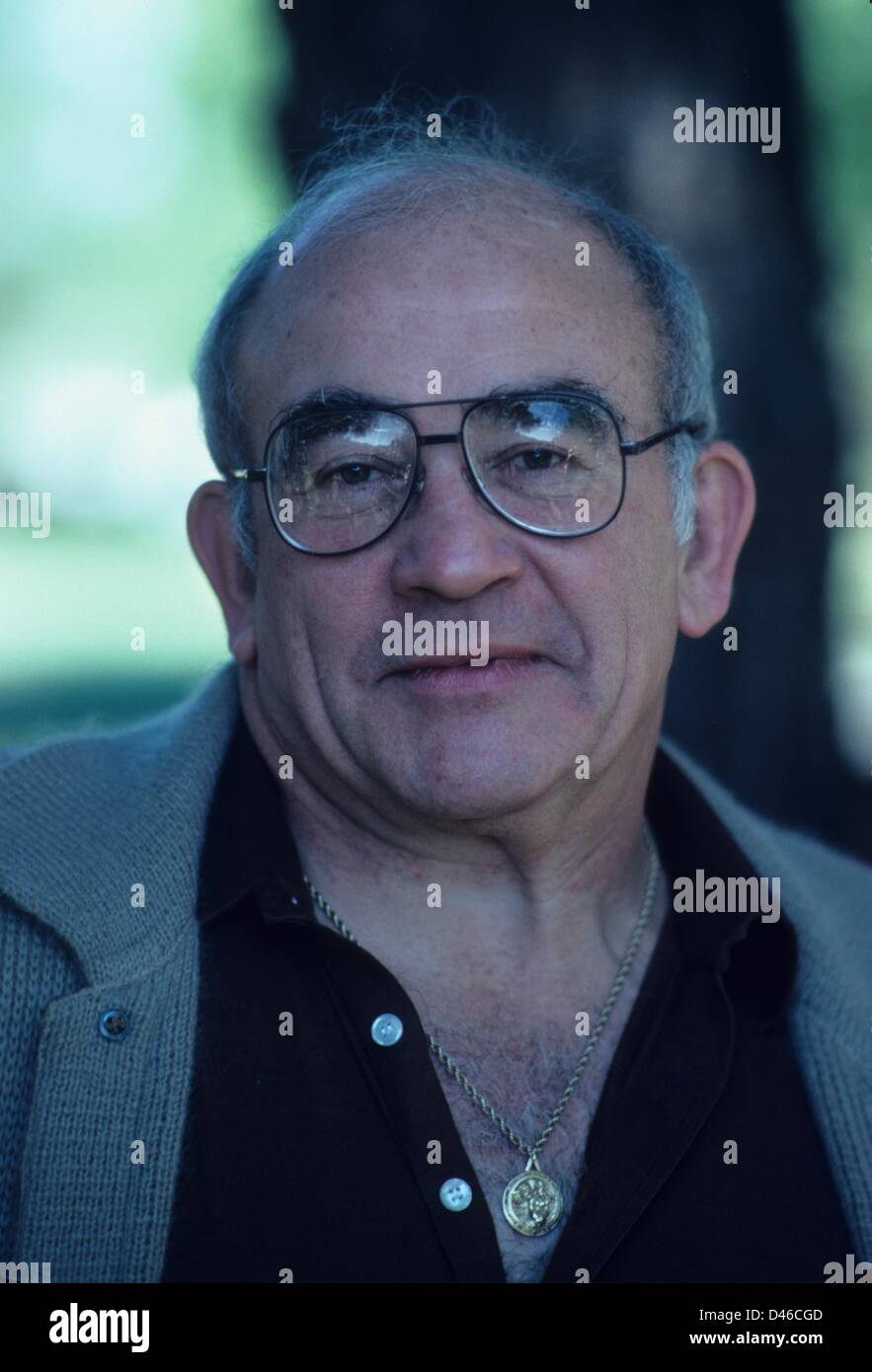 Ed asner 1981 hi-res stock photography and images - Alamy