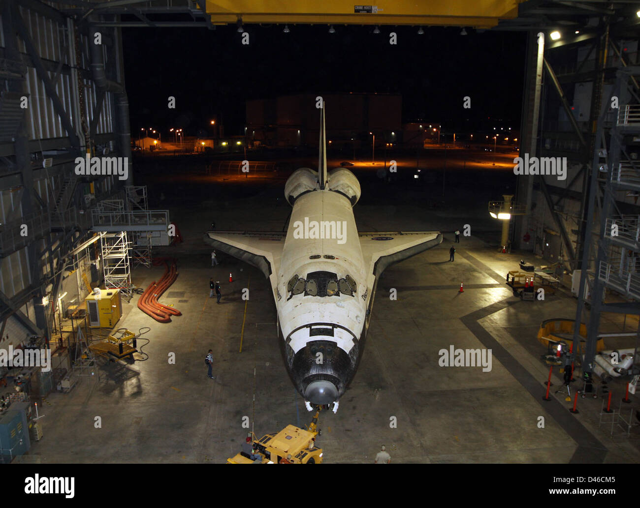 NASA’s Space Shuttle Discovery rolls out of the Vehicle Assembly ...