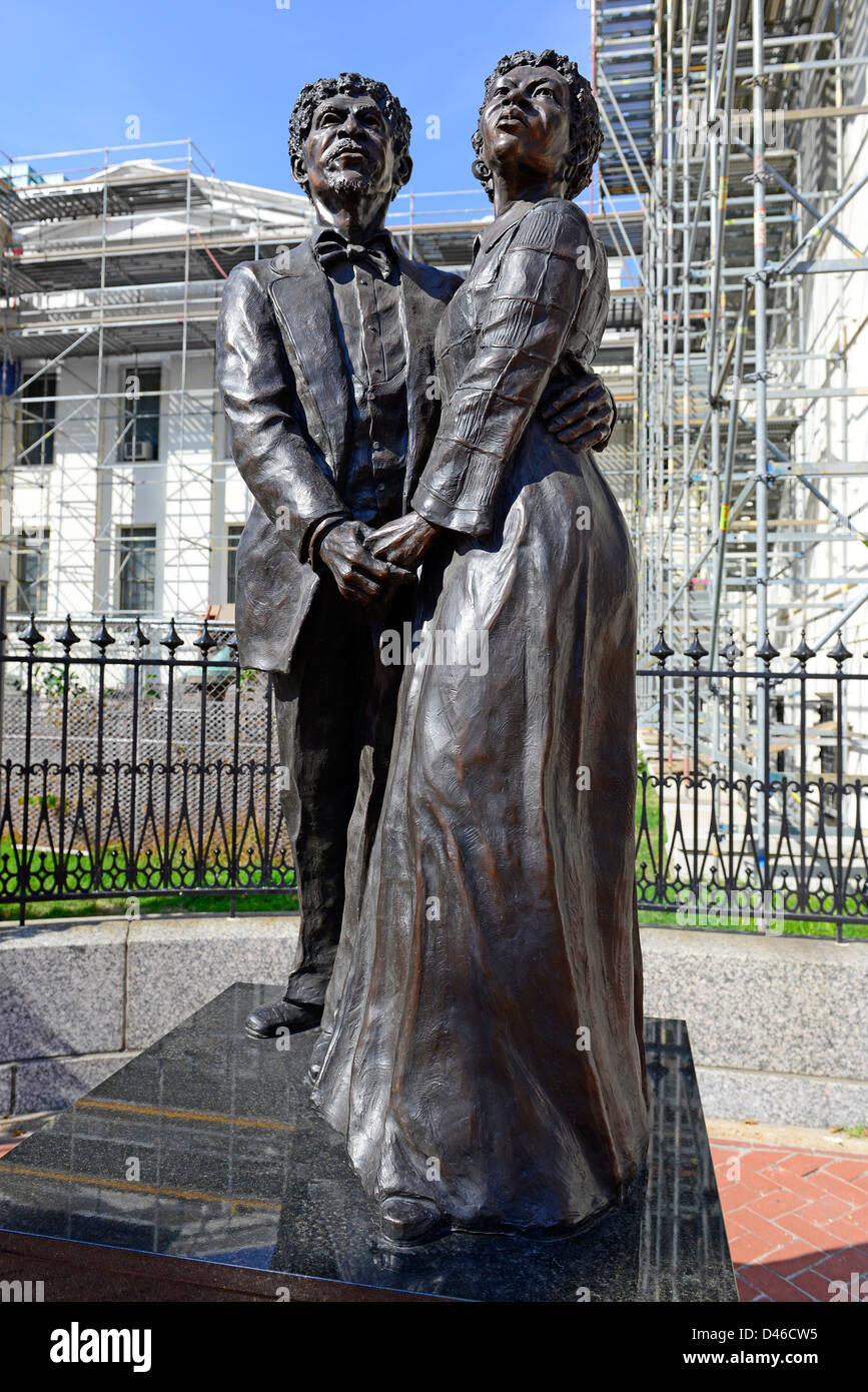 Dred and Harriet Scott Statue St. Louis MO Missouri Decision Stock ...