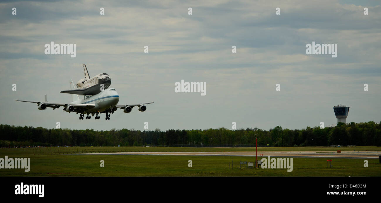 Washington dulles space shuttle hi-res stock photography and images - Alamy