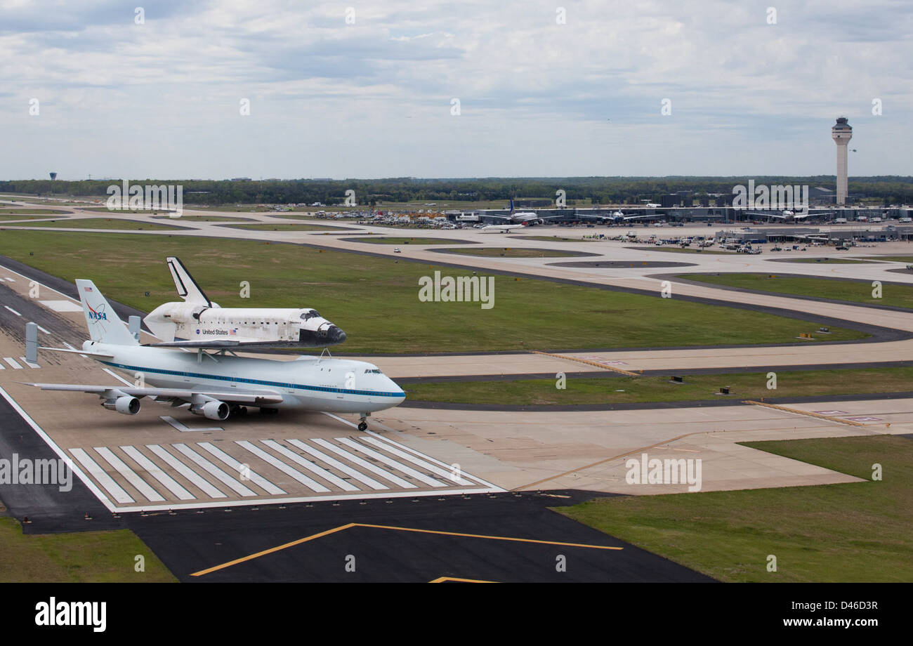 Space Shuttle Discovery completed its final mission, landing at ...