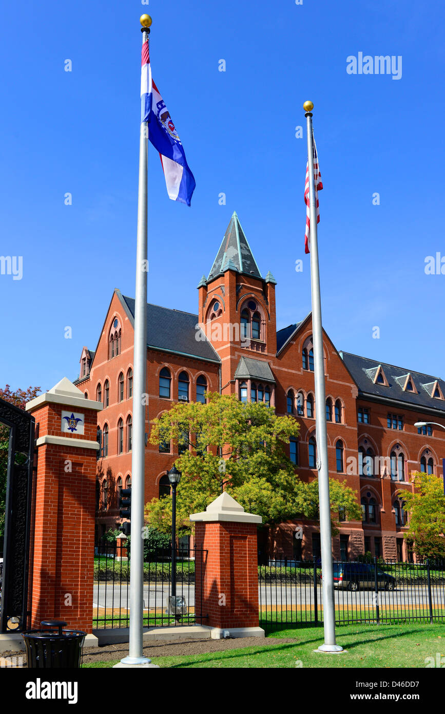 Visiting university campus hi-res stock photography and images - Alamy