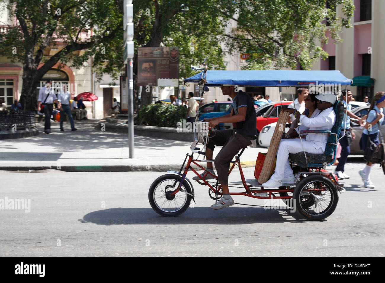 Cycle taxi hi-res stock photography and images - Alamy