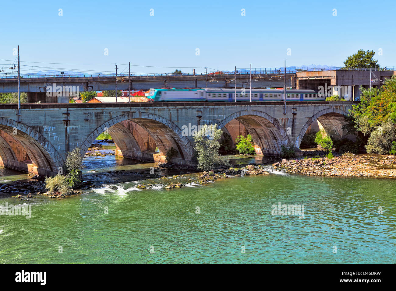 Stone railway bridge hi-res stock photography and images - Alamy