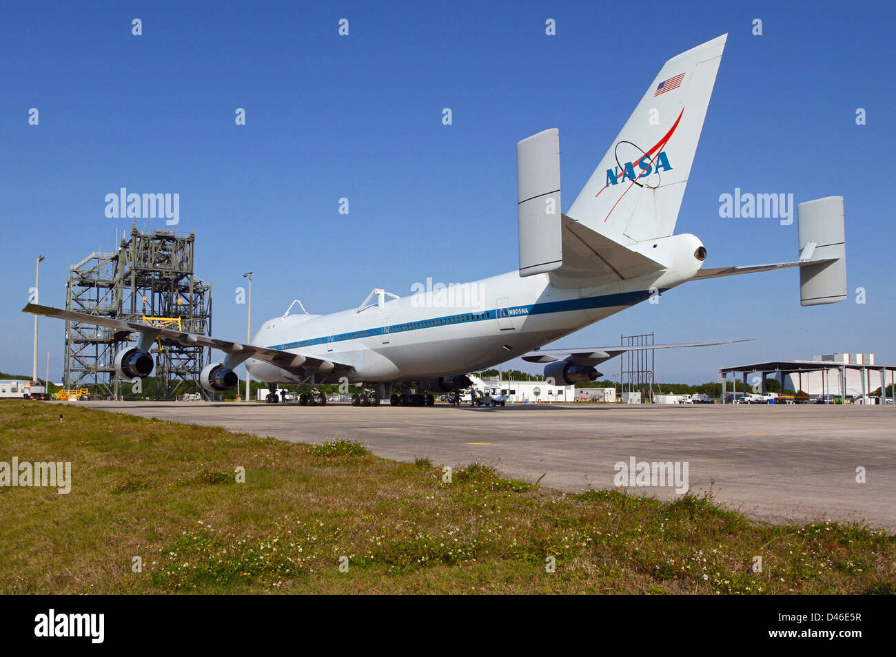 The Shuttle Carrier Aircraft (SCA) arrives at Kennedy Space Center in ...