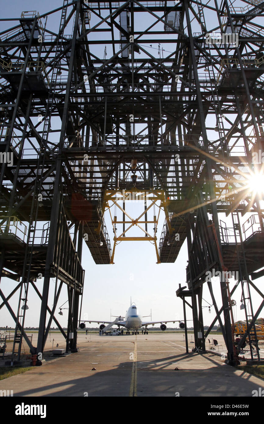 The Shuttle Carrier Aircraft (SCA), a modified Boeing 747, arrived at ...