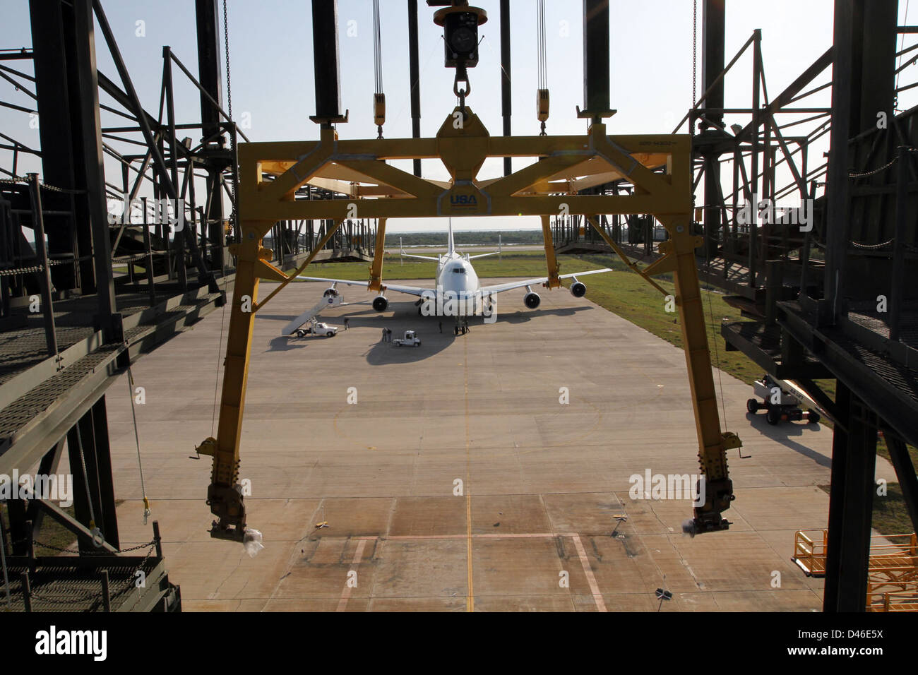 The Shuttle Carrier Aircraft (SCA) arrived at Kennedy Space Center ...