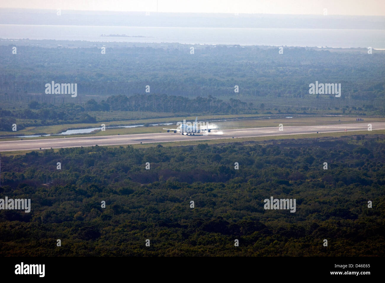 The Shuttle Carrier Aircraft (SCA) arrives at the Kennedy Space Center ...